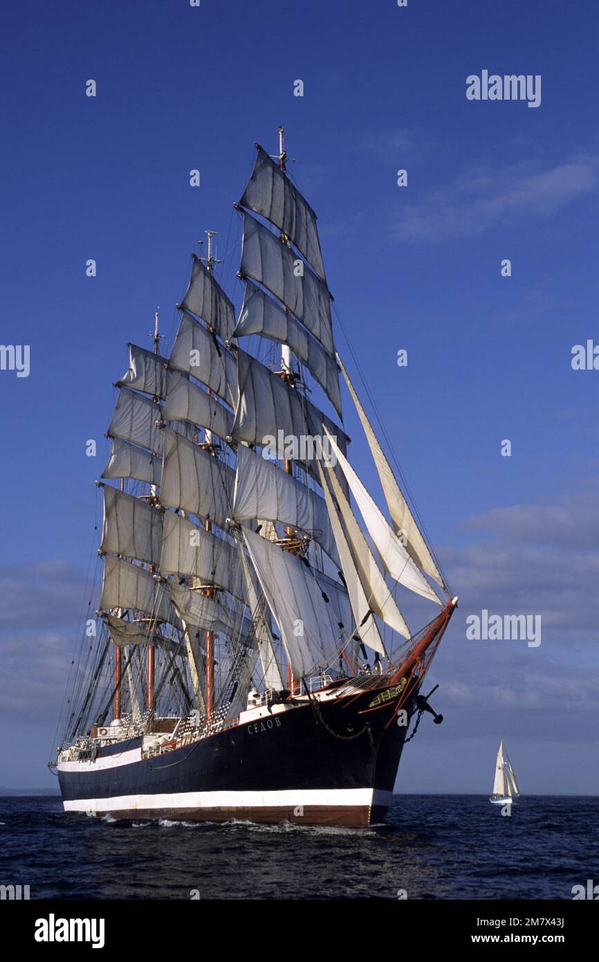 Russian tall ship Sedov, Stavanger race start, 2004 Stock Photo - Alamy