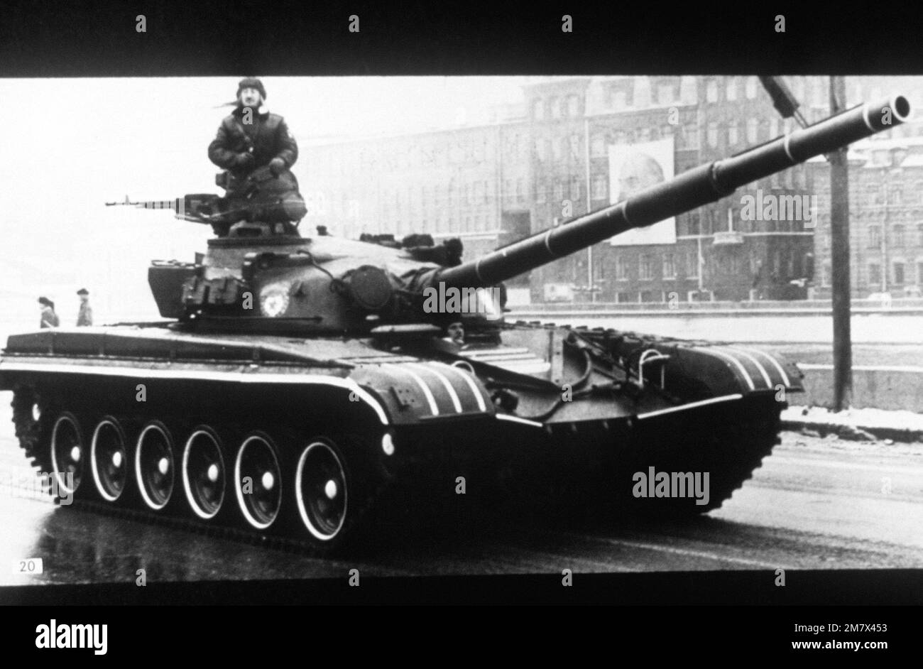 T-72 main battle tank. (PHOTO courtesy of Soviet Military Power ...
