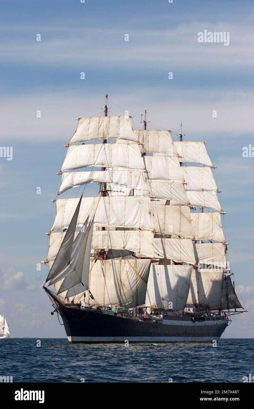 Russian tall ship Sedov, Copenhagen race start, 2007 Stock Photo - Alamy