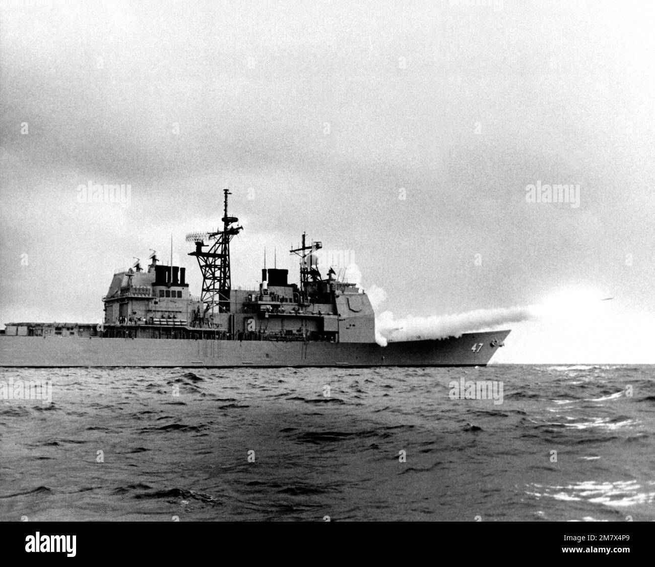 Starboard beam view of the guided missile cruiser USS TICONDEROGA (CG ...