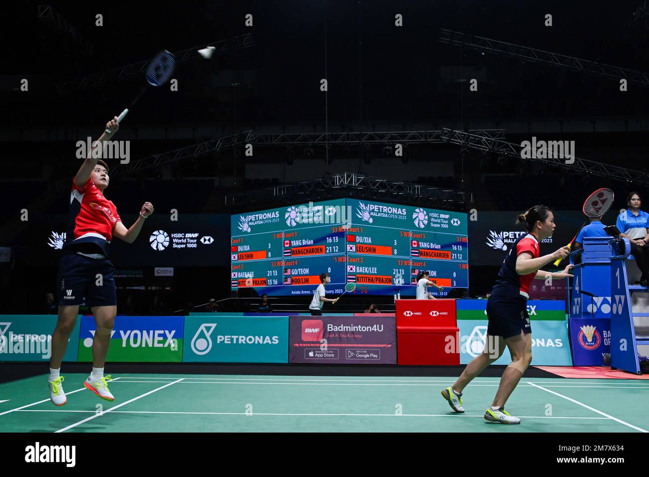 Kuala Lumpur, Malaysia. 11th Jan, 2023. China's Du Yue (L)/Xia Yuting ...