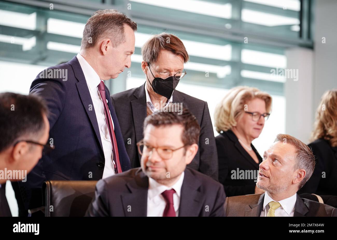 Berlin, Germany. 11th Jan, 2023. Cem Özdemir (l-r, Bündnis 90/Die ...