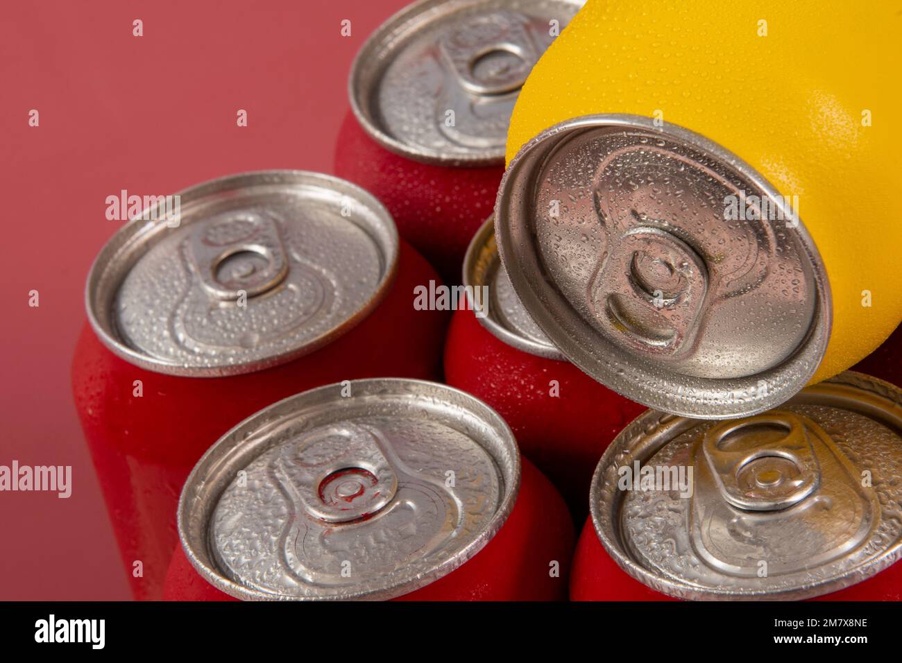 Group of aluminum soda cans, chilled, frozen and with water drops Stock ...
