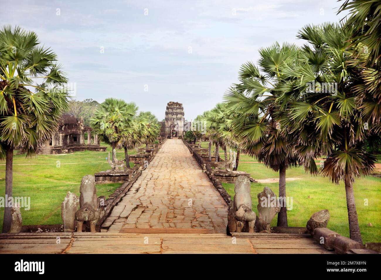 Interior of Angkor. Temple of Angkor Wat Stock Photo - Alamy