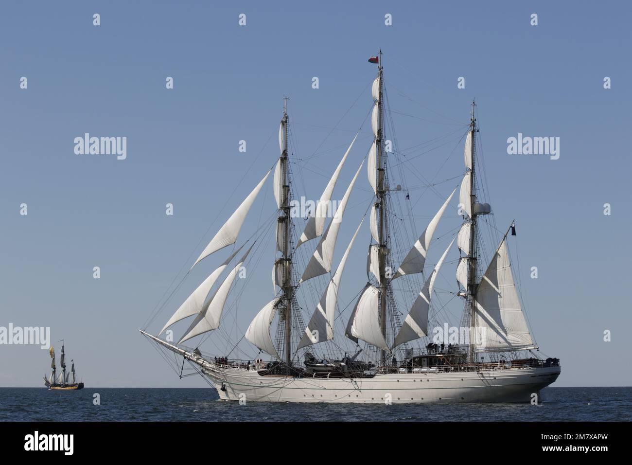 Omani navy hi-res stock photography and images - Alamy