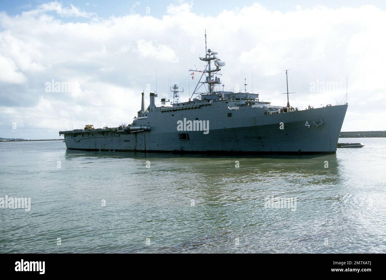 Uss austin lpd 4 hi-res stock photography and images - Alamy