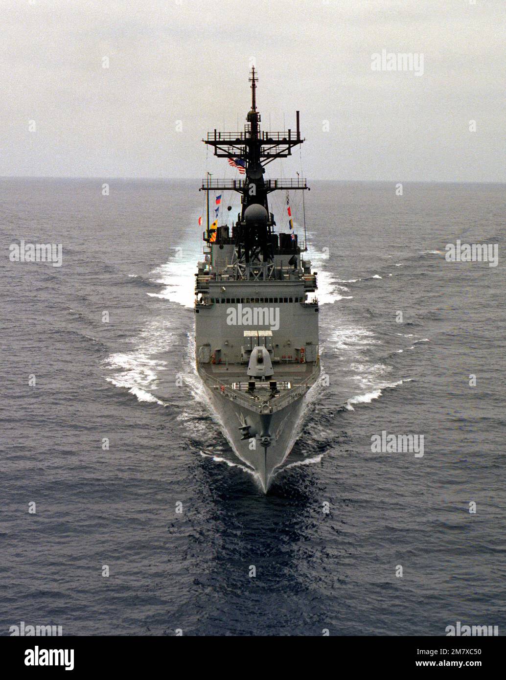 Aerial bow view of the Spruance class destroyer USS INGERSOLL (DD-990 ...