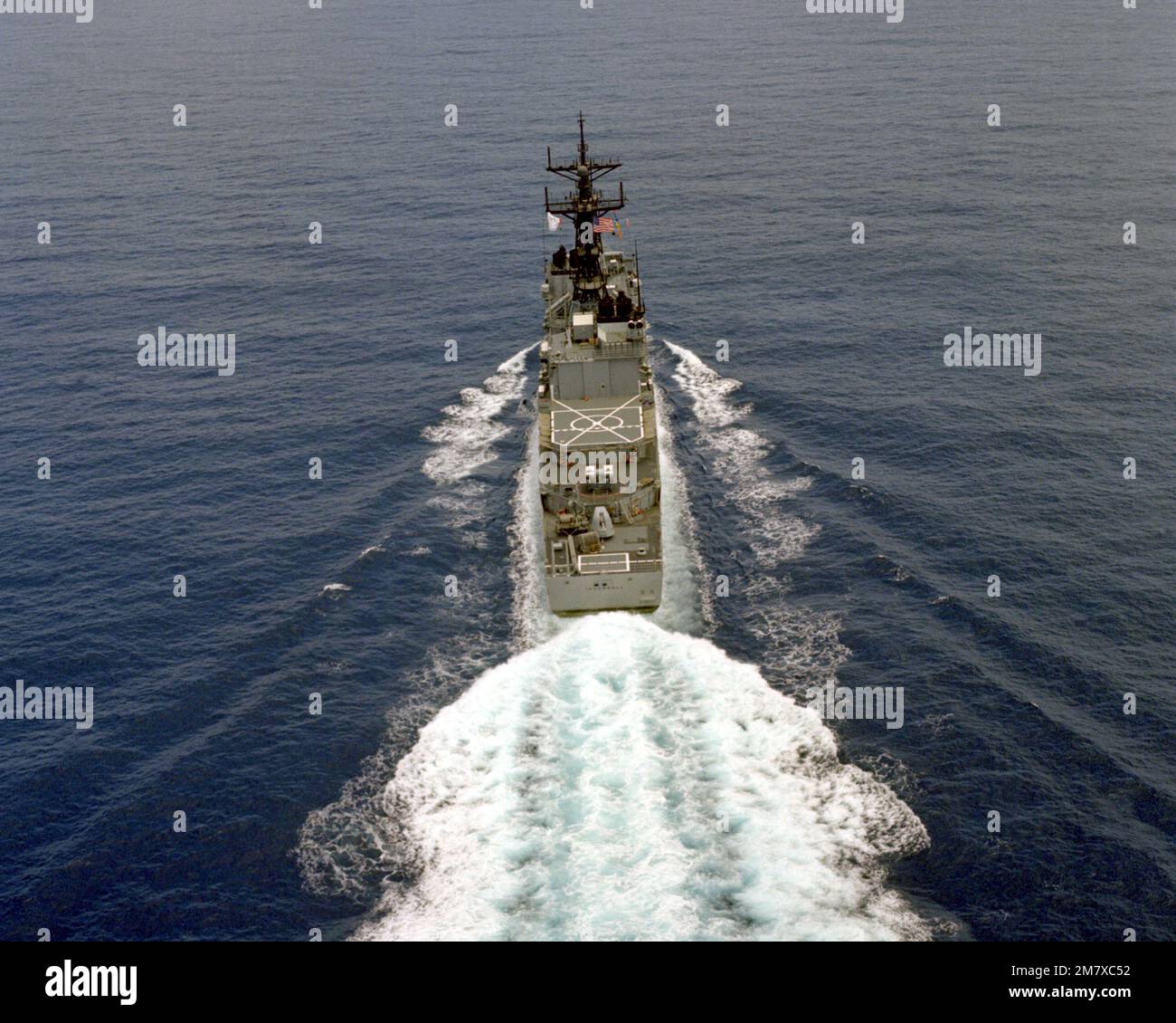 Aerial stern view of the Spruance Class destroyer USS INGERSOLL (DD-990 ...