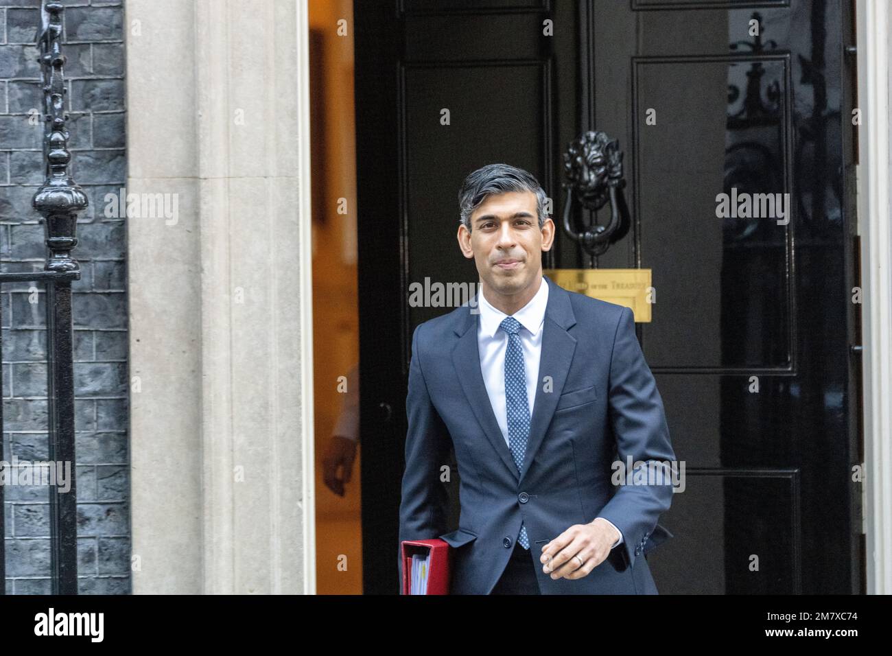 London, UK. 11th Jan, 2023. Rishi Sunak, Prime Minister, leaves 10 Downing Street for PMQ's ...