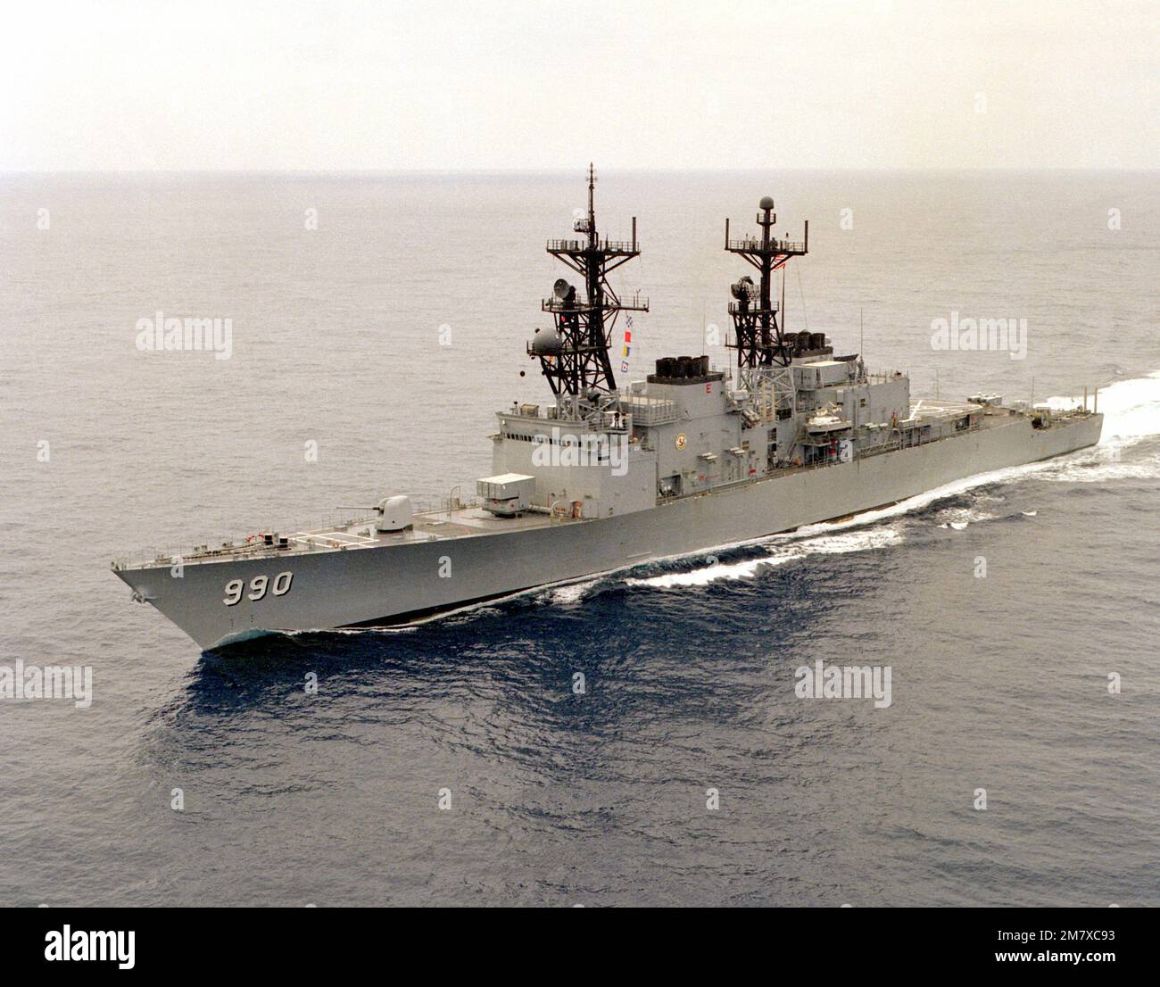 A port bow view of the Spruance Class destroyer USS INGERSOL (DD-990 ...
