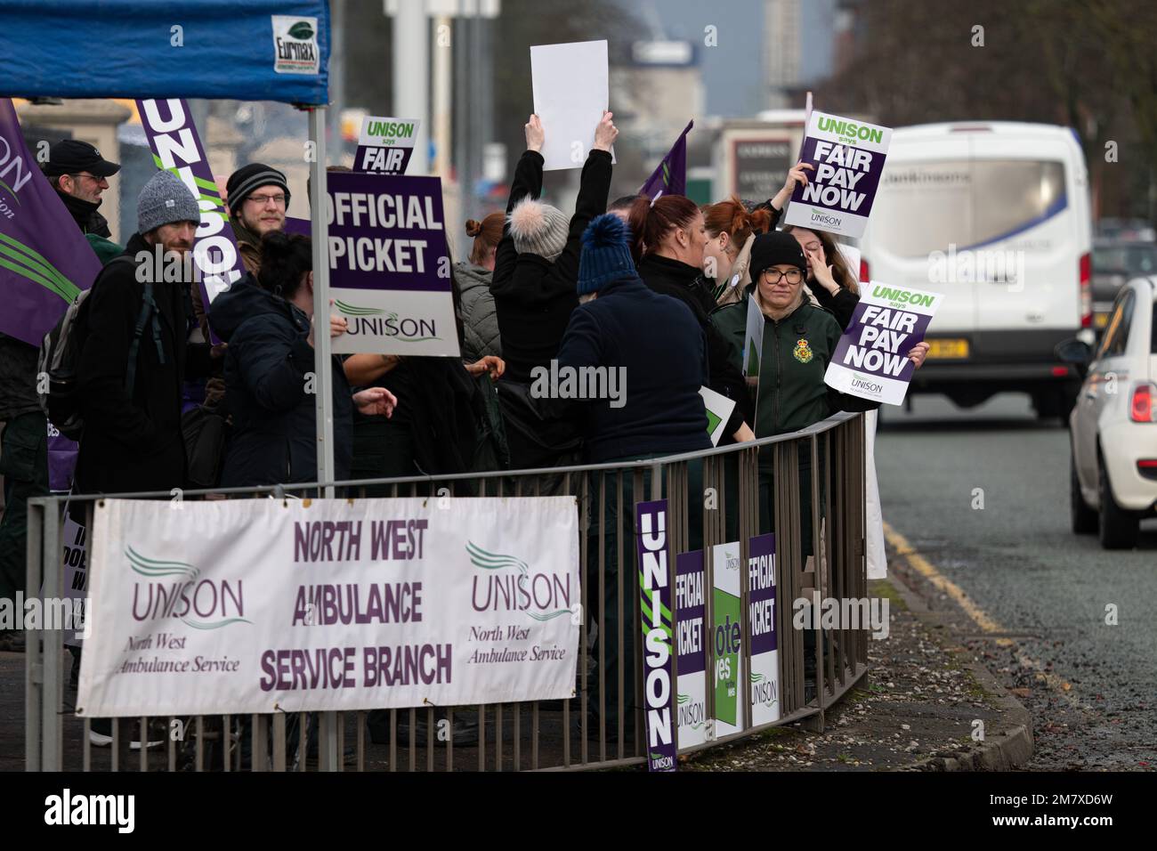 AMBULANCE WORKERS STRIKE MANCHESTER 11. JANUARY 2023. Picture shows ...
