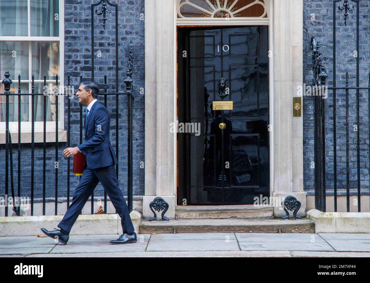London, UK. 11th Jan, 2023. Prime Minister, Rishi Sunak, leaves Downing ...
