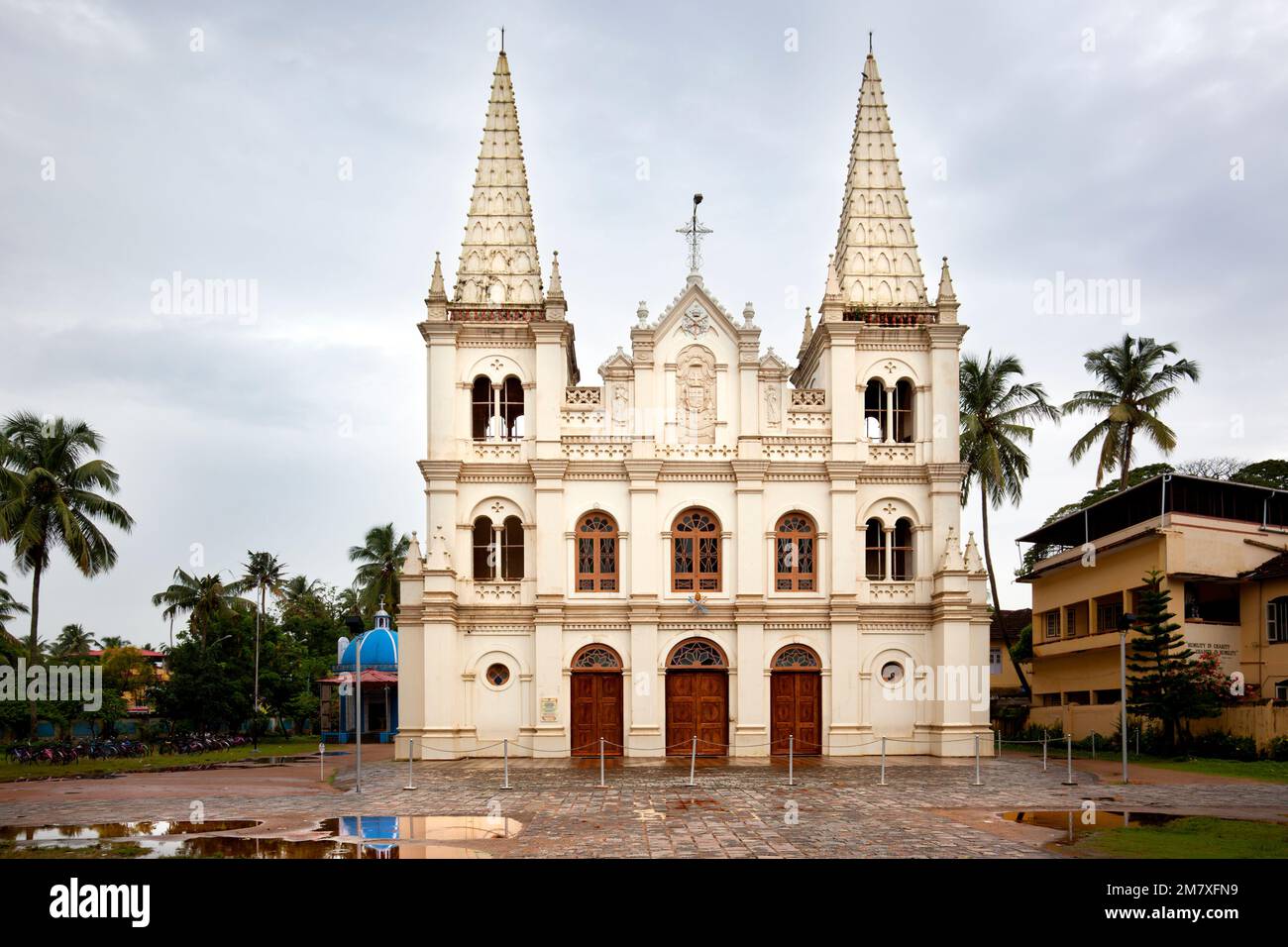 front of Santa Cruz Cathedral Basilica Stock Photo - Alamy