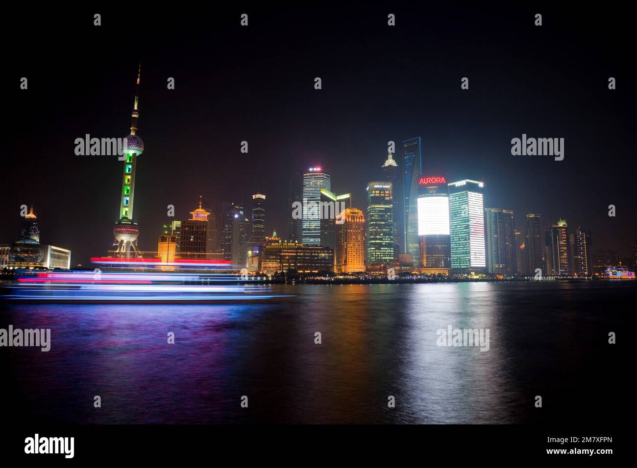 Bund with traditional boats hi-res stock photography and images - Alamy