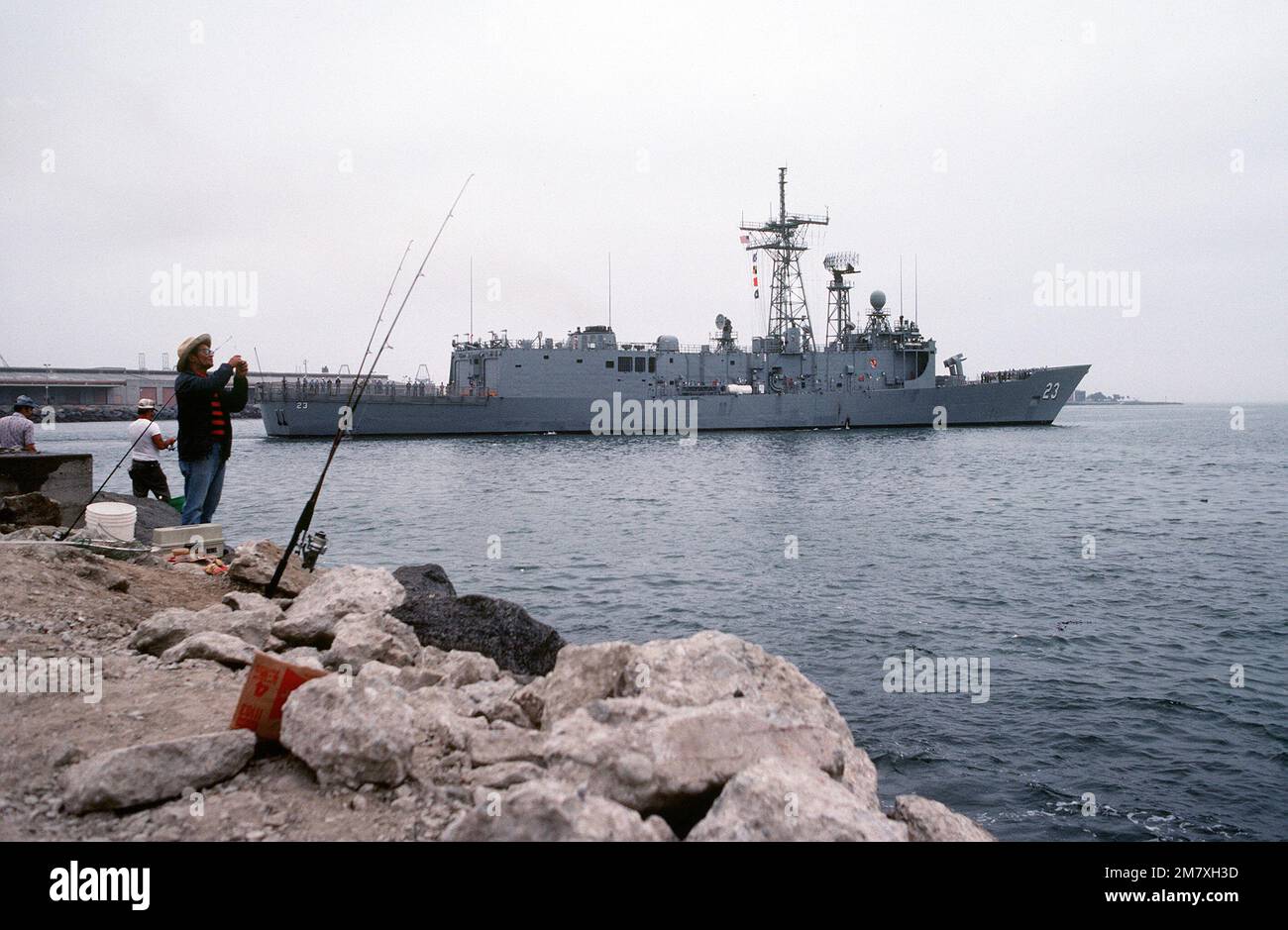 A starboard beam view of the guided missile frigate USS LEWIS B. PULLER ...