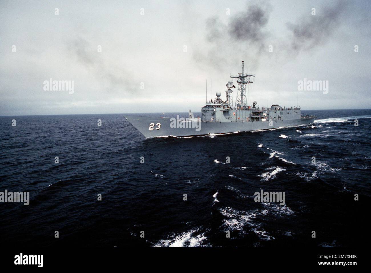 A port bow view of the guided missile frigate USS LEWIS B. PULLER (FFG ...
