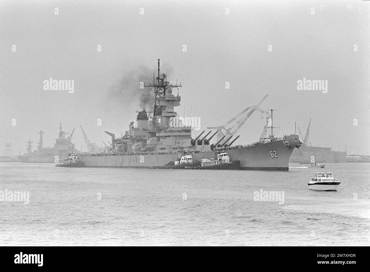Long beach naval shipyard Black and White Stock Photos & Images - Alamy