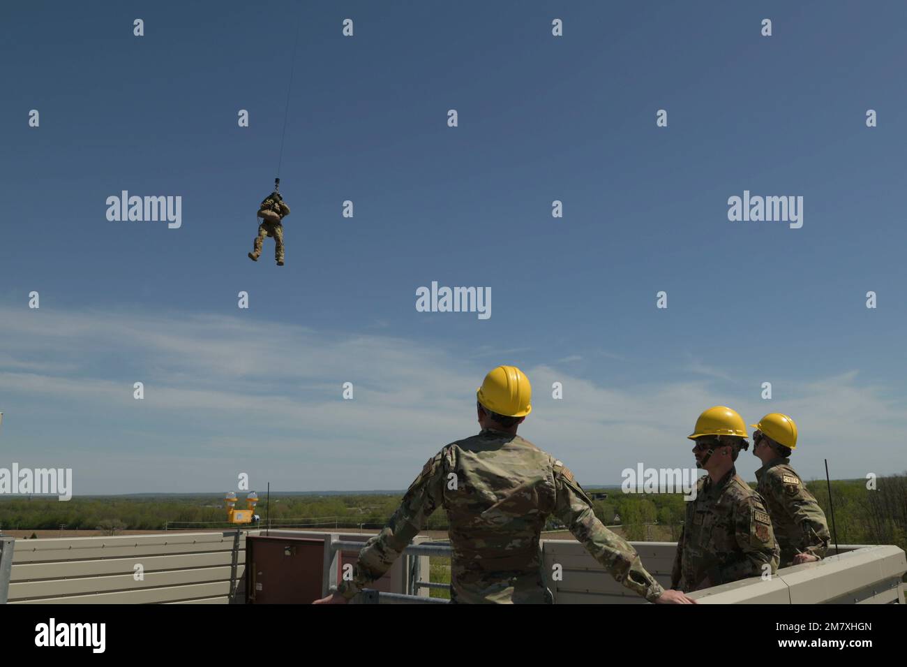 A U.S. Soldier from the 104th Aviation Unit out of Madison, Wisconsin ...