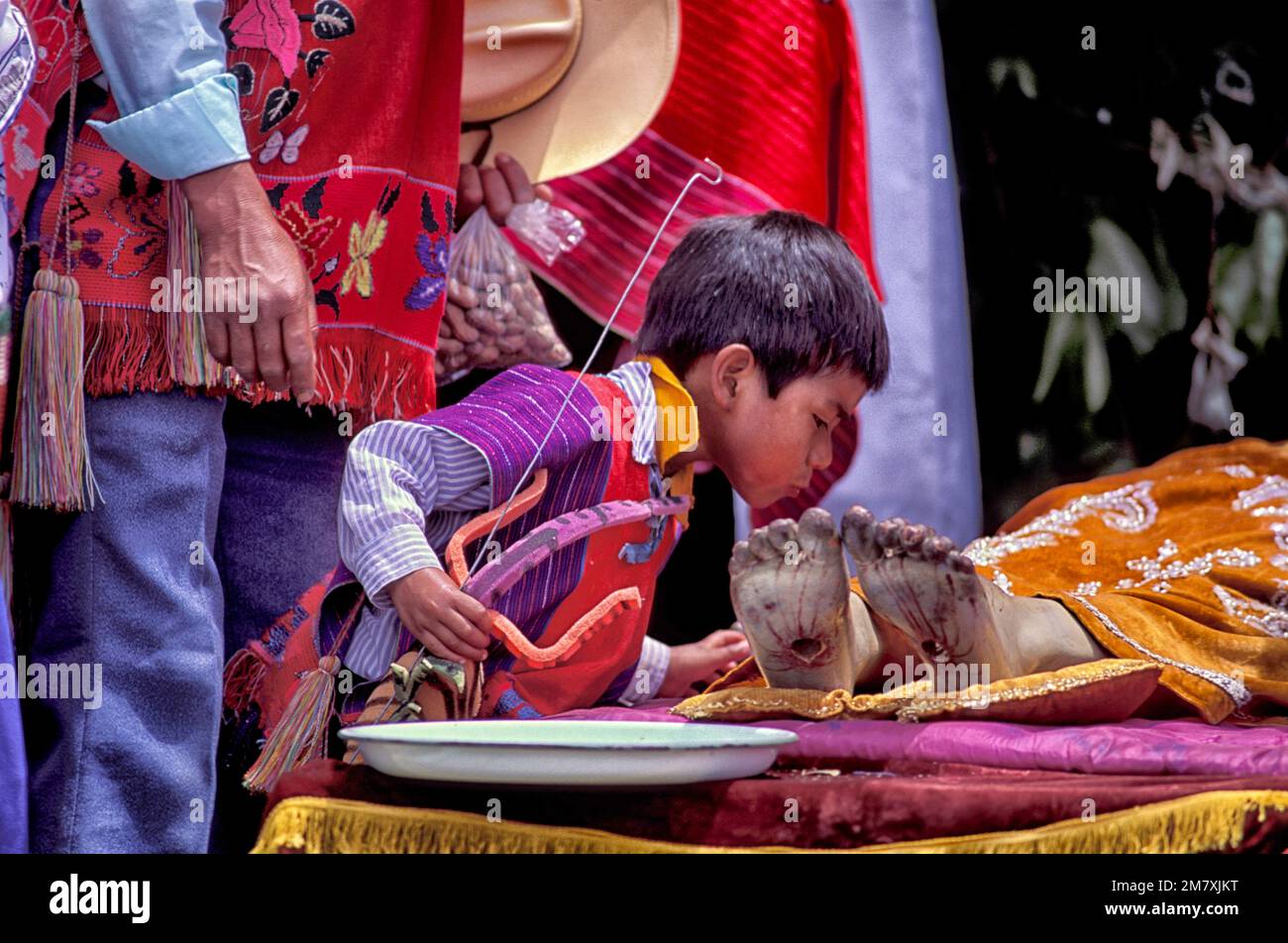 Kissing the feet of Christ, Semana Santa, Holy week procession, San ...