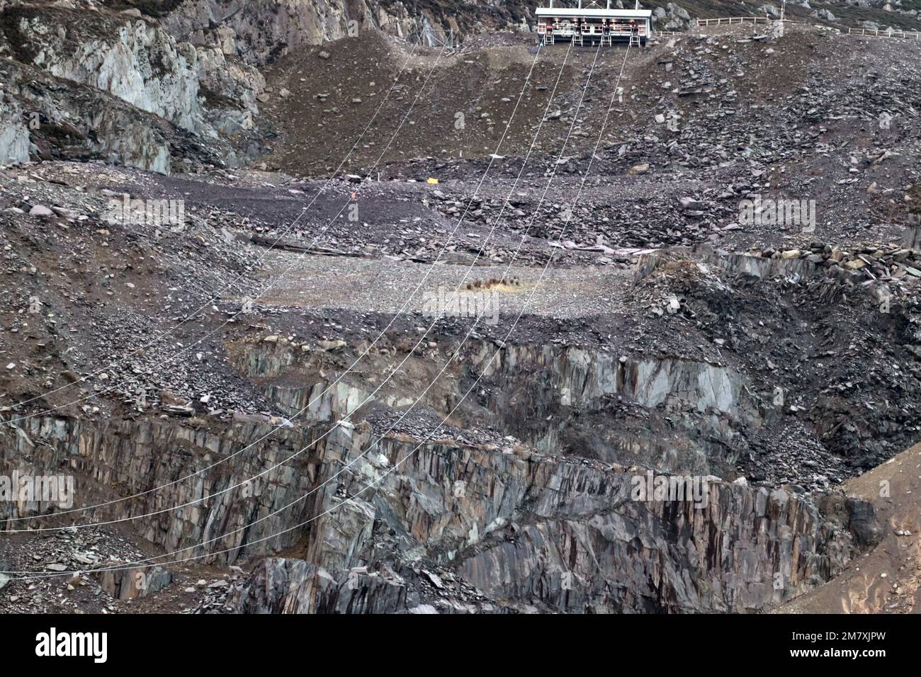 Penrhyn quarry zipline hi-res stock photography and images - Alamy