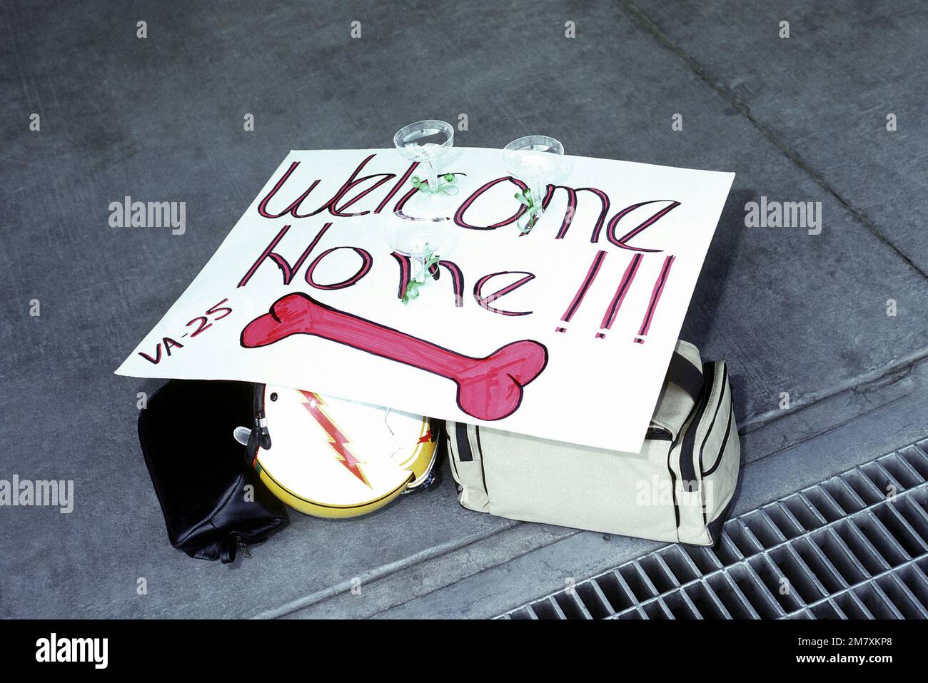 Tray return station hi-res stock photography and images - Alamy