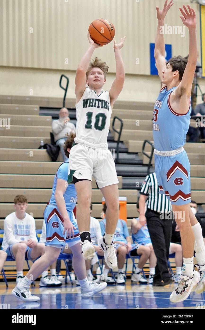 A young white basketball player shooting the ball Stock Photo - Alamy