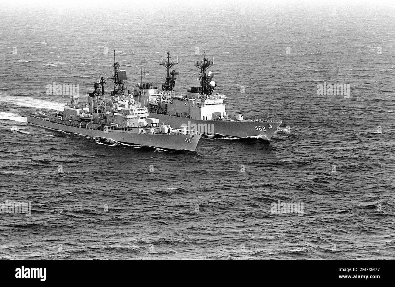 A starboard bow view of the guided missile destroyer USS KING (DDG-41 ...