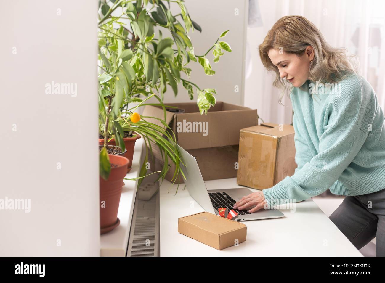 Workpace wrap hi-res stock photography and images - Alamy