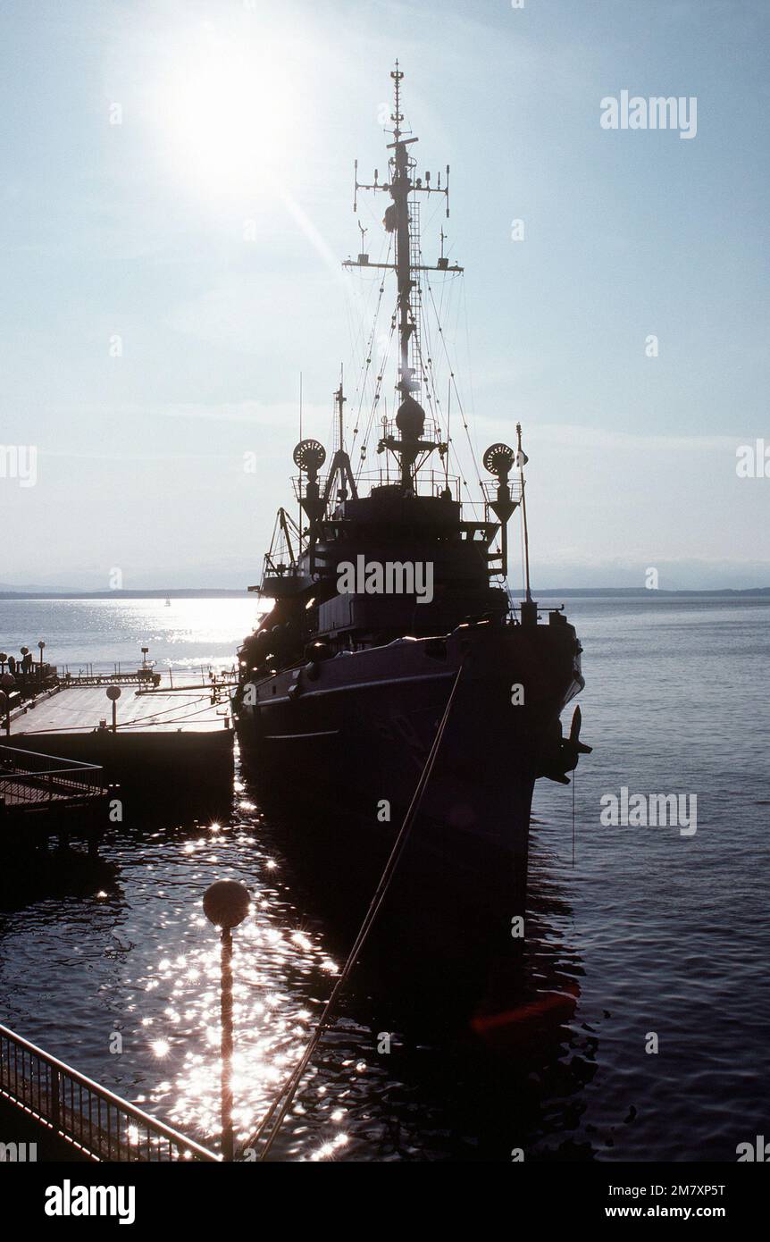 Submarine rescue ship hi-res stock photography and images - Alamy