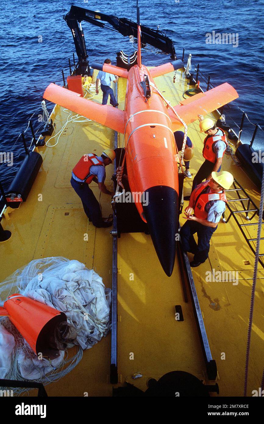 Crewmen aboard the U.S. Air Force missile recovery ship (MR-85 1603 ...