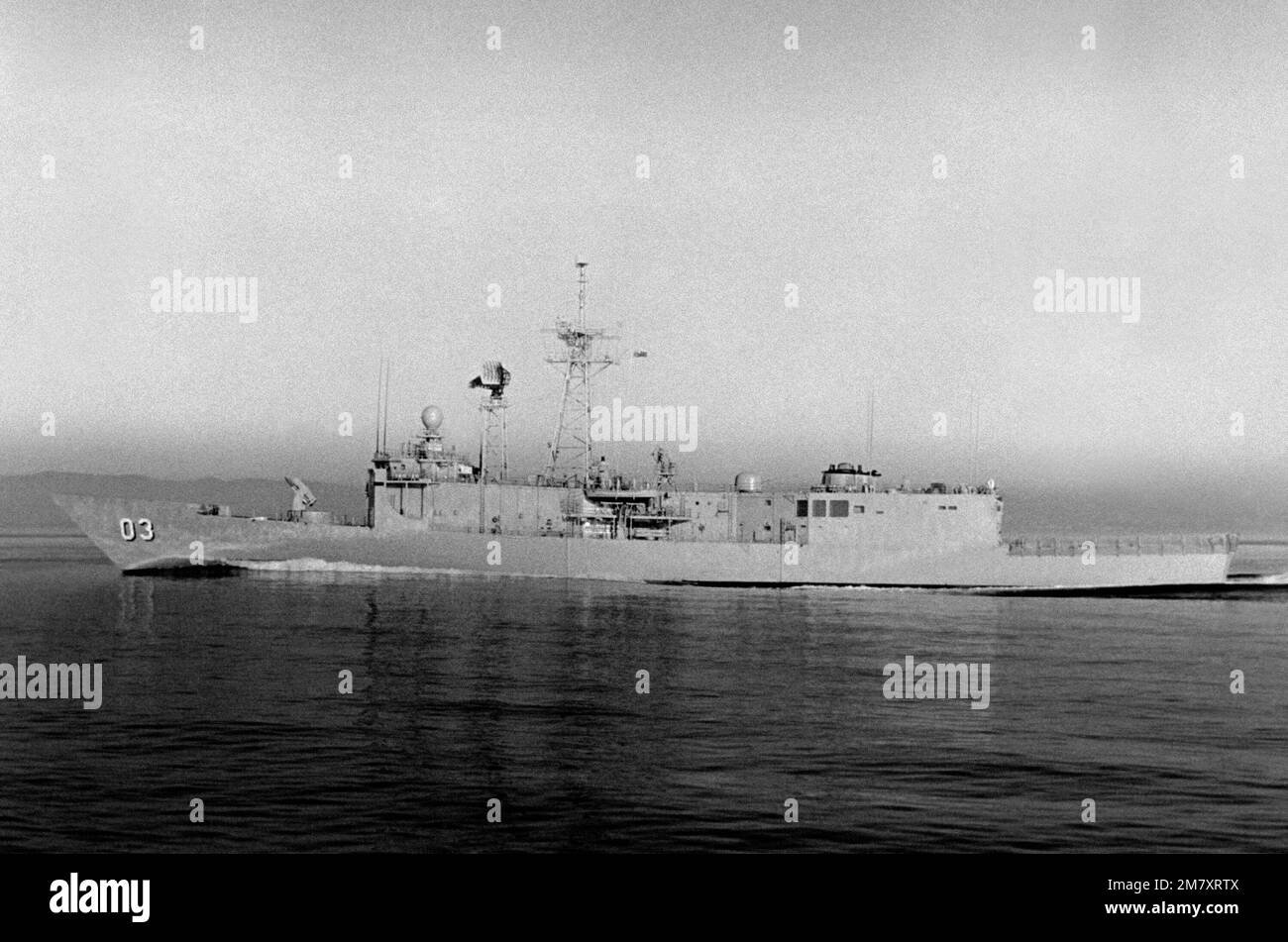 A port beam view of the Australian frigate SYDNEY (F-03) underway ...