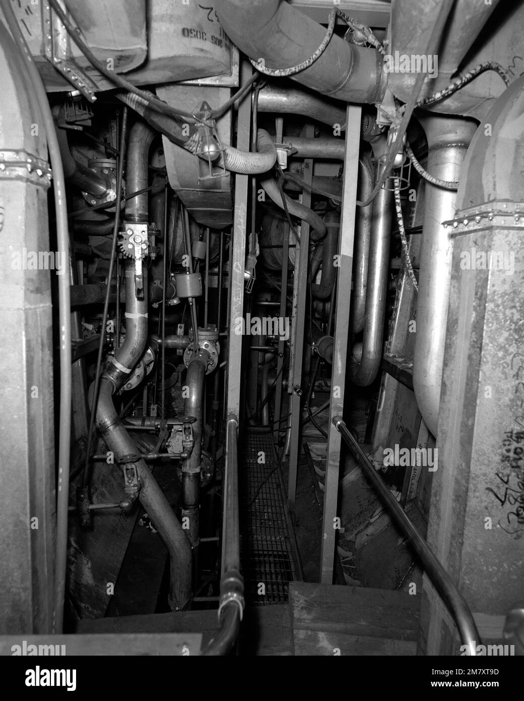 The upper level engine room aboard the guided missile frigate KLAKRING ...