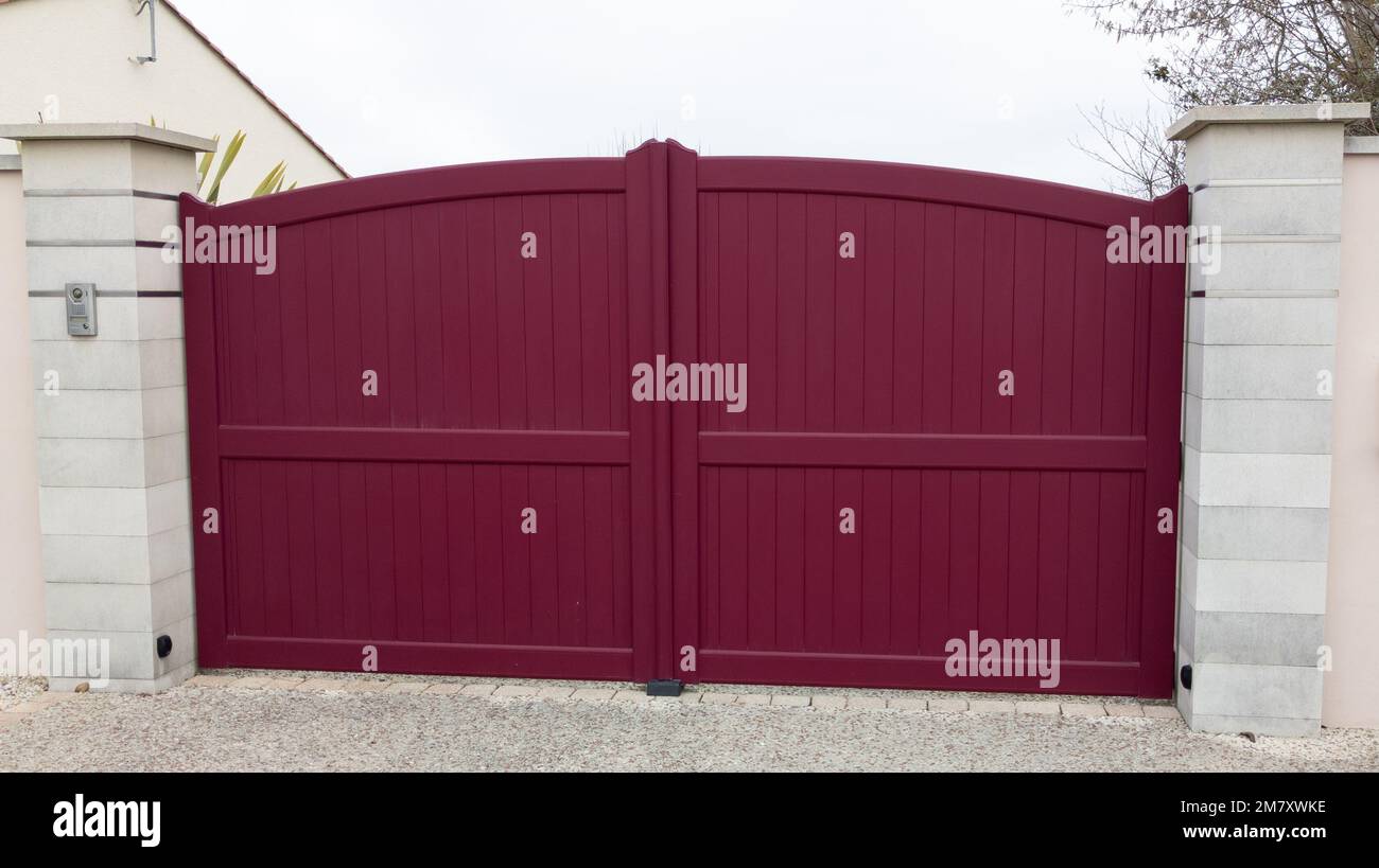 Red brick house security gate hi-res stock photography and images - Alamy
