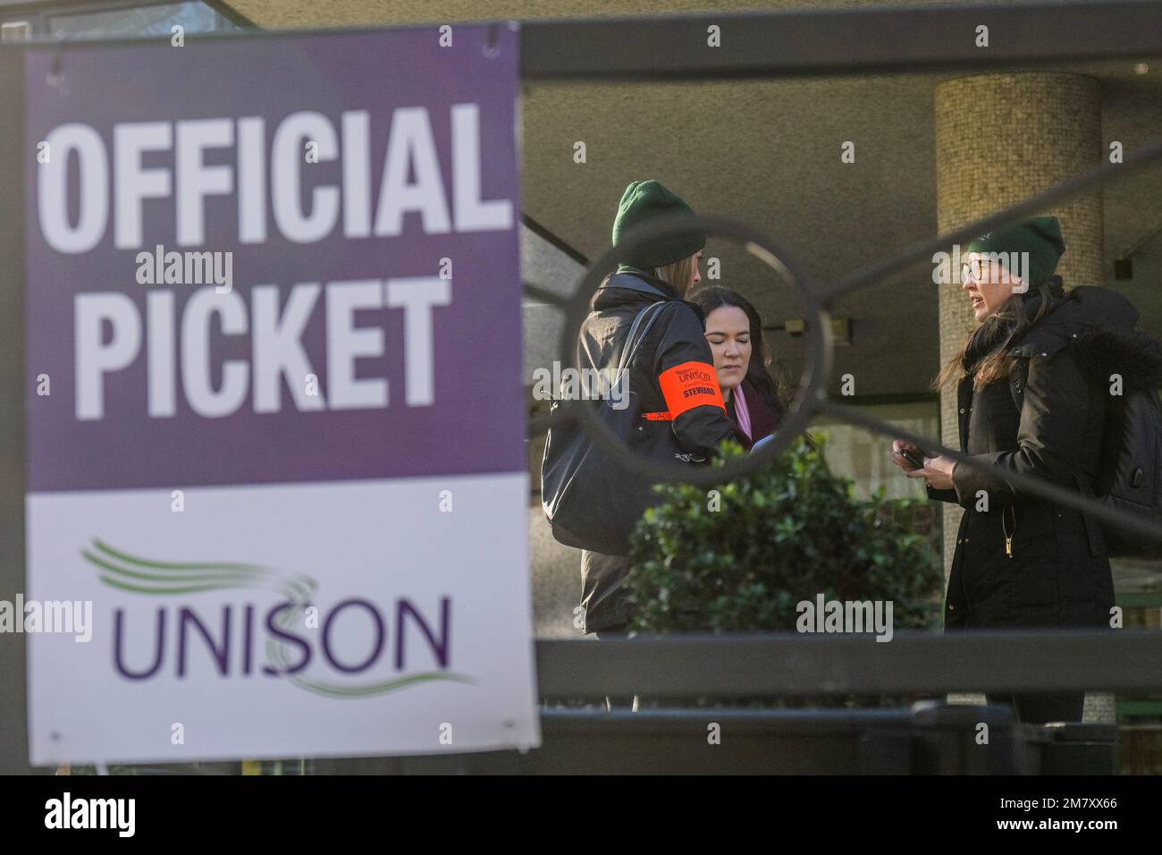 London, UK. 11th Jan, 2023. A picket line of Unison Ambulance Crew ...