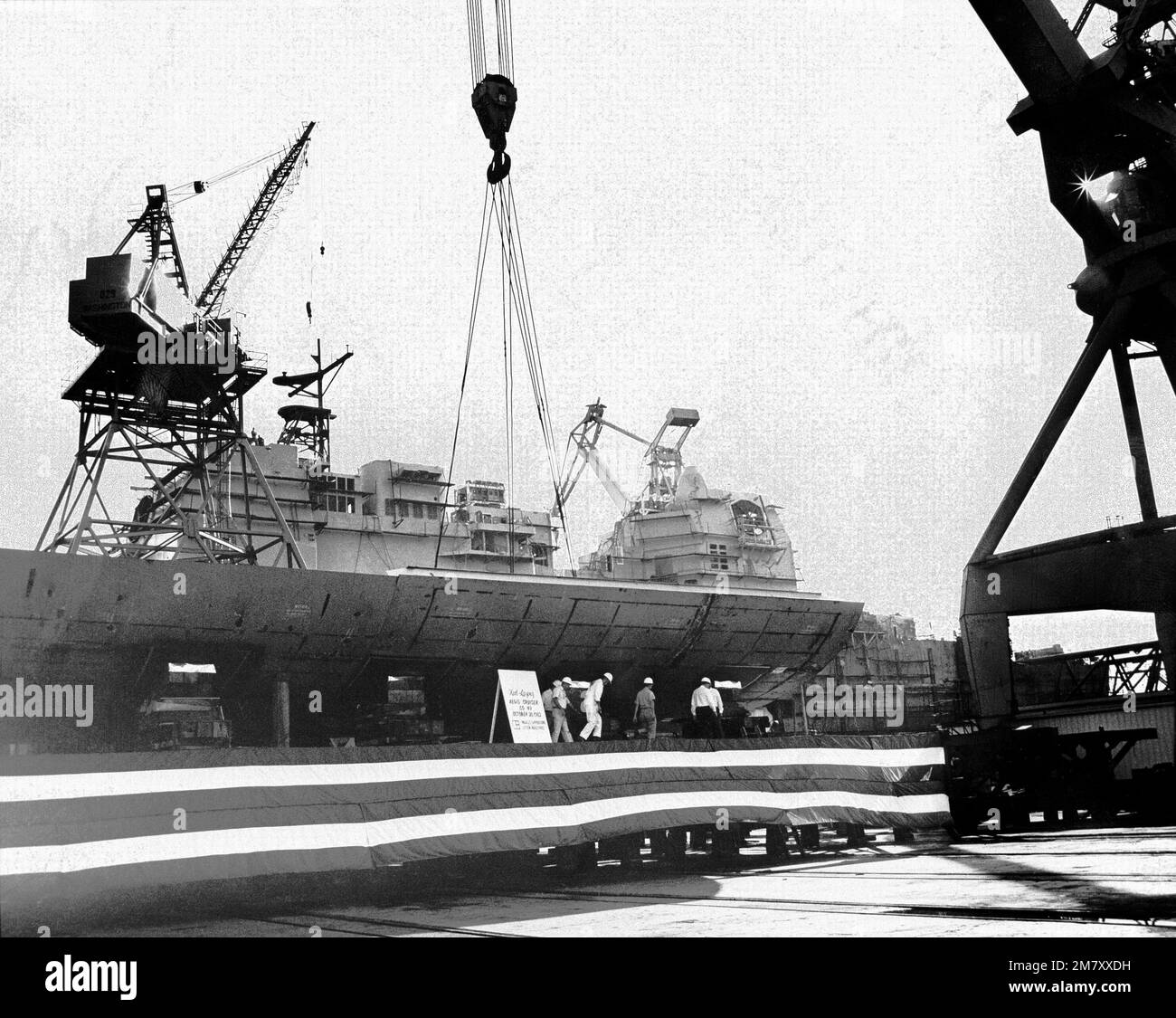 Aegis class cruiser hi-res stock photography and images - Alamy