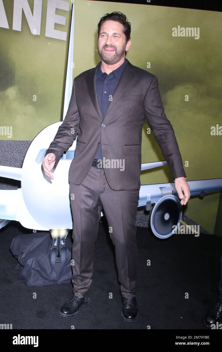Gerard butler plane hi-res stock photography and images - Alamy