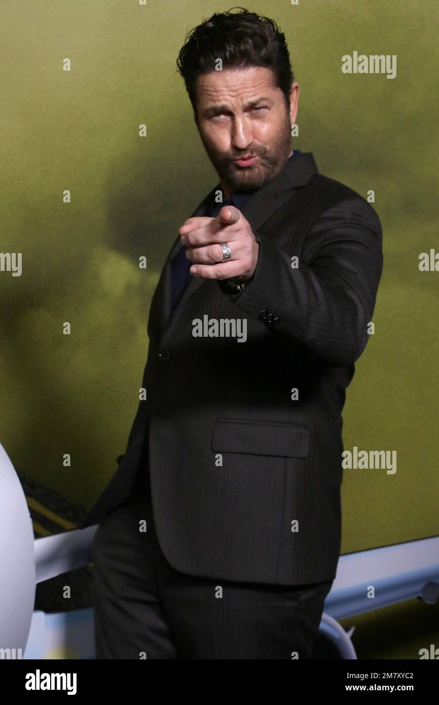 Gerard butler plane hi-res stock photography and images - Alamy