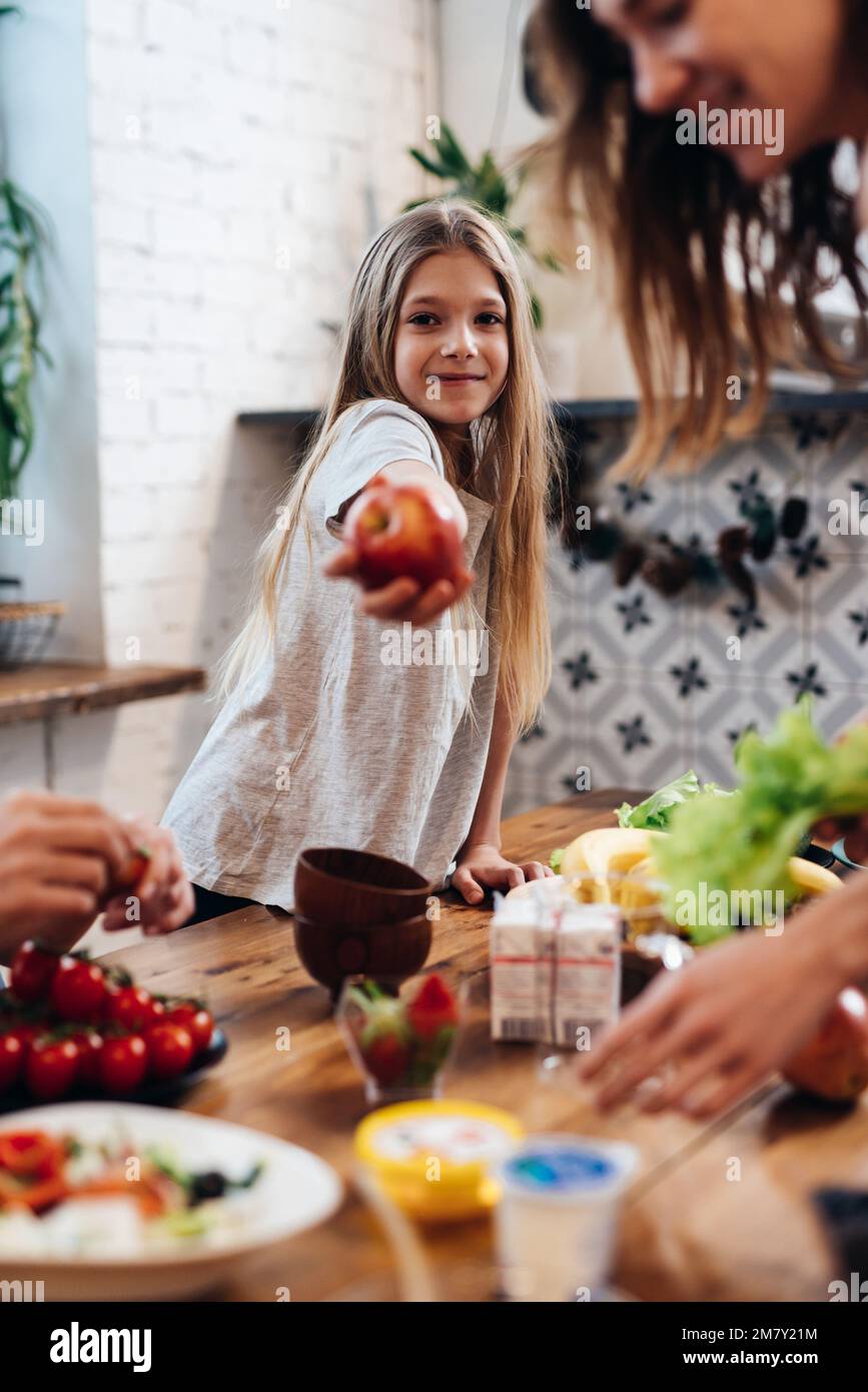 Girl sets table lunch hi-res stock photography and images - Alamy