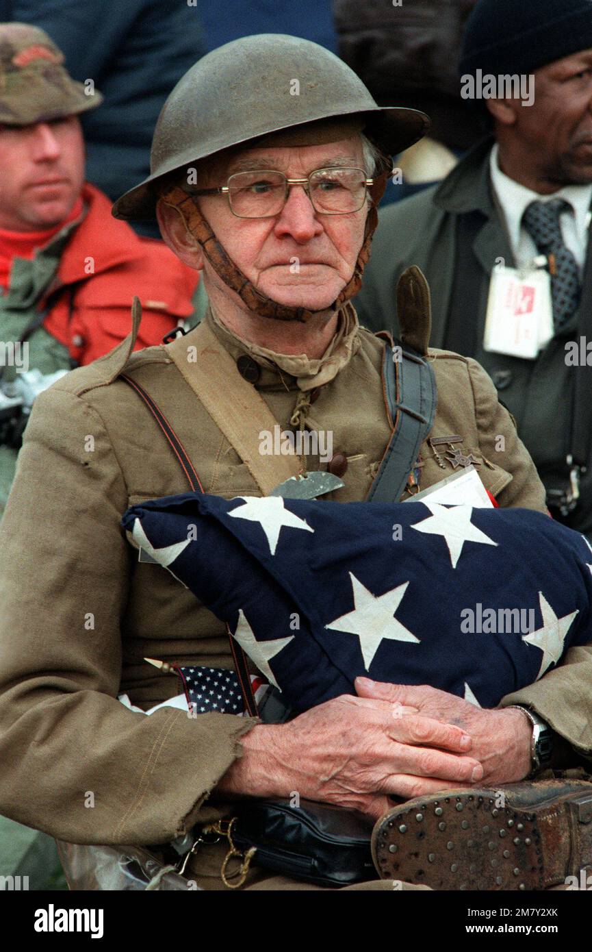 Joseph Ambrose, an 86-year-old World War I veteran, attends the ...