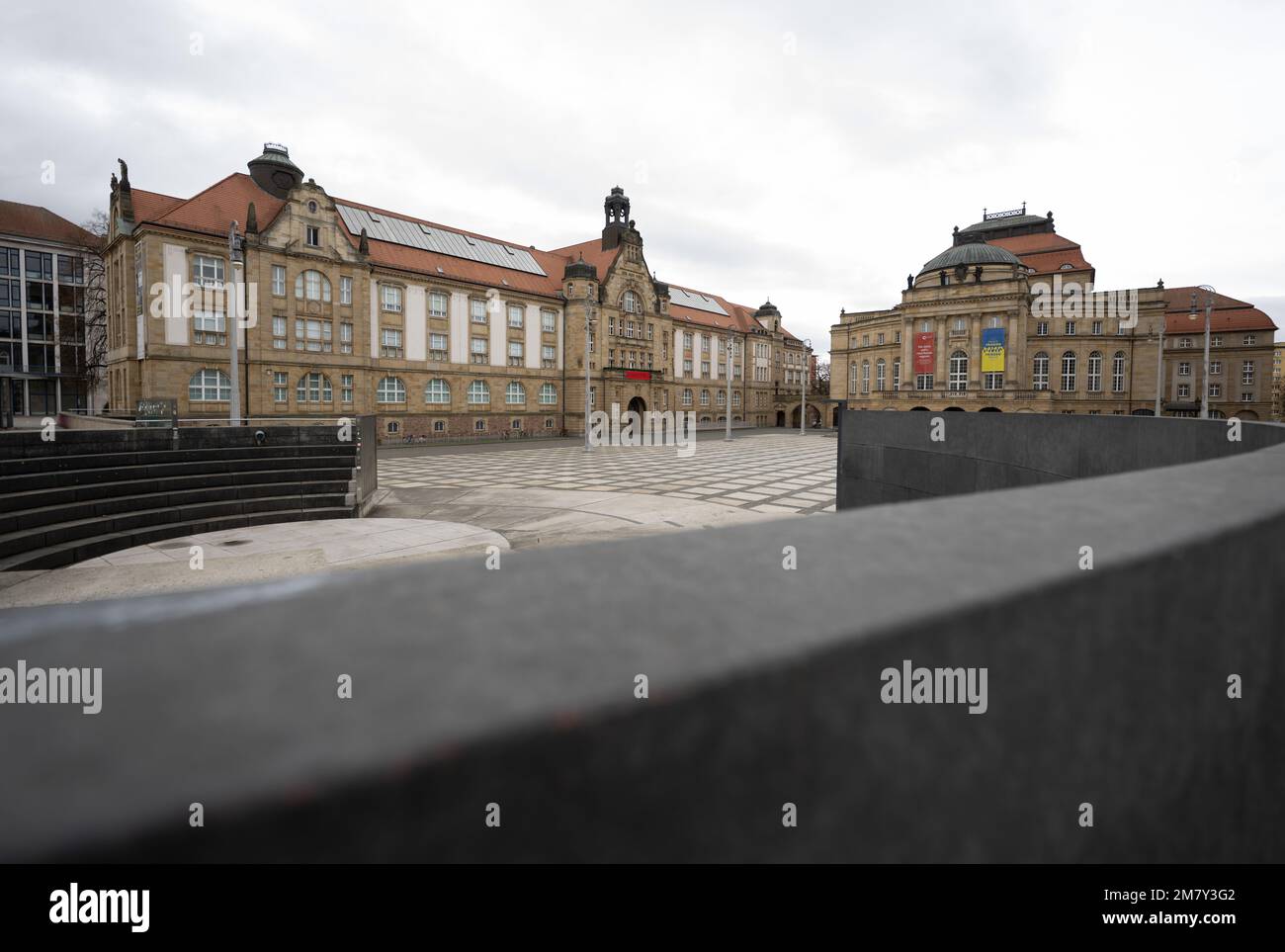 Chemnitz, Germany. 11th Jan, 2023. View of the museum on Theaterplatz ...