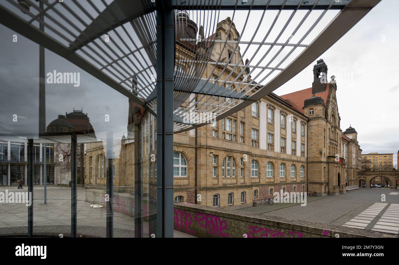 Chemnitz, Germany. 11th Jan, 2023. View of the museum on Theaterplatz ...