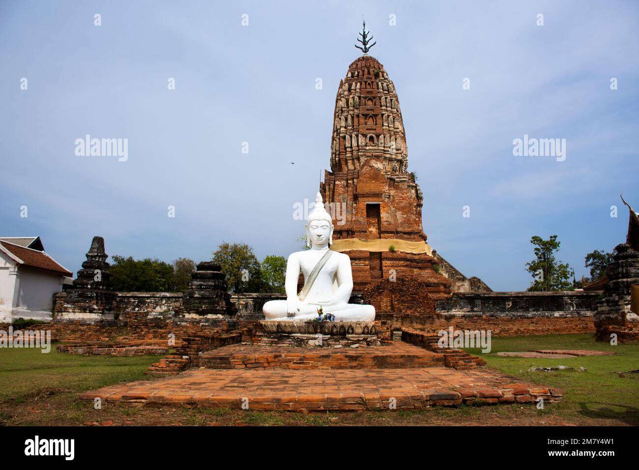 Ancient stupa ruins chedi prang of Wat Phra Si Rattana Mahathat temple ...