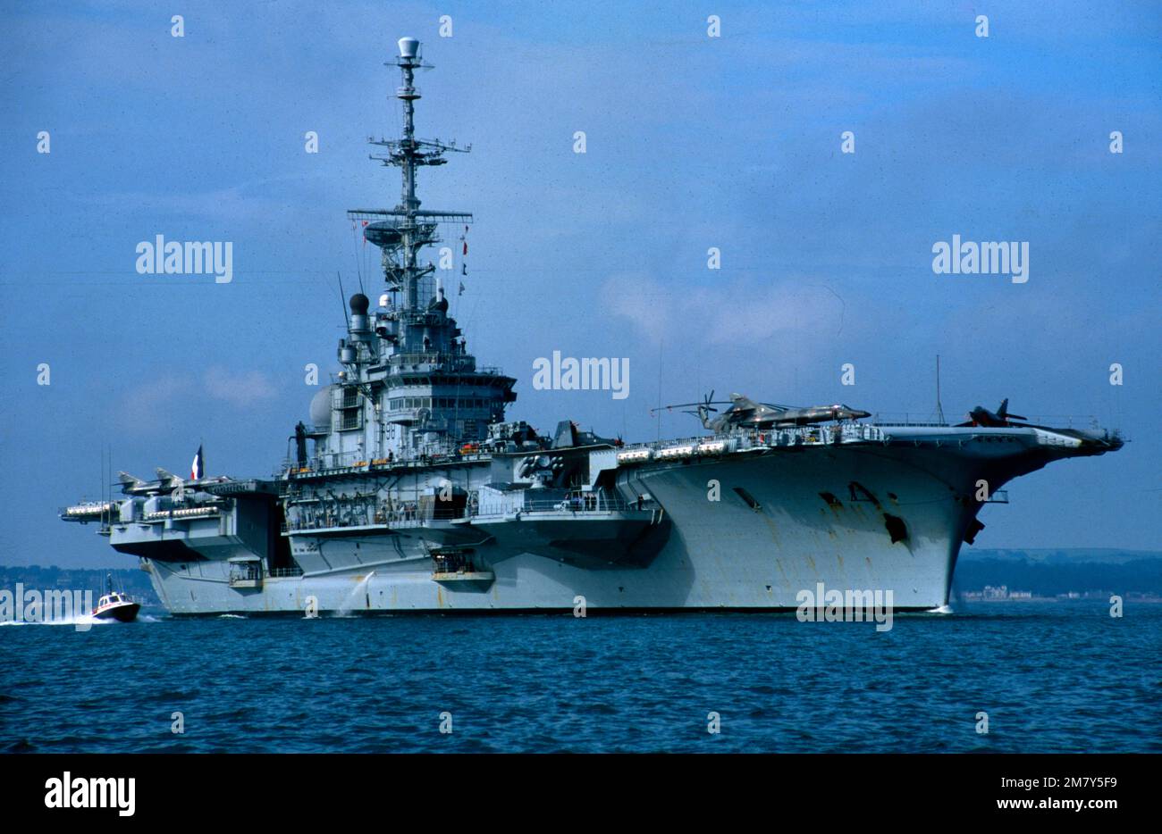 Clemenceau klemɑ̃so was the French Navy's sixth aircraft carrier and ...