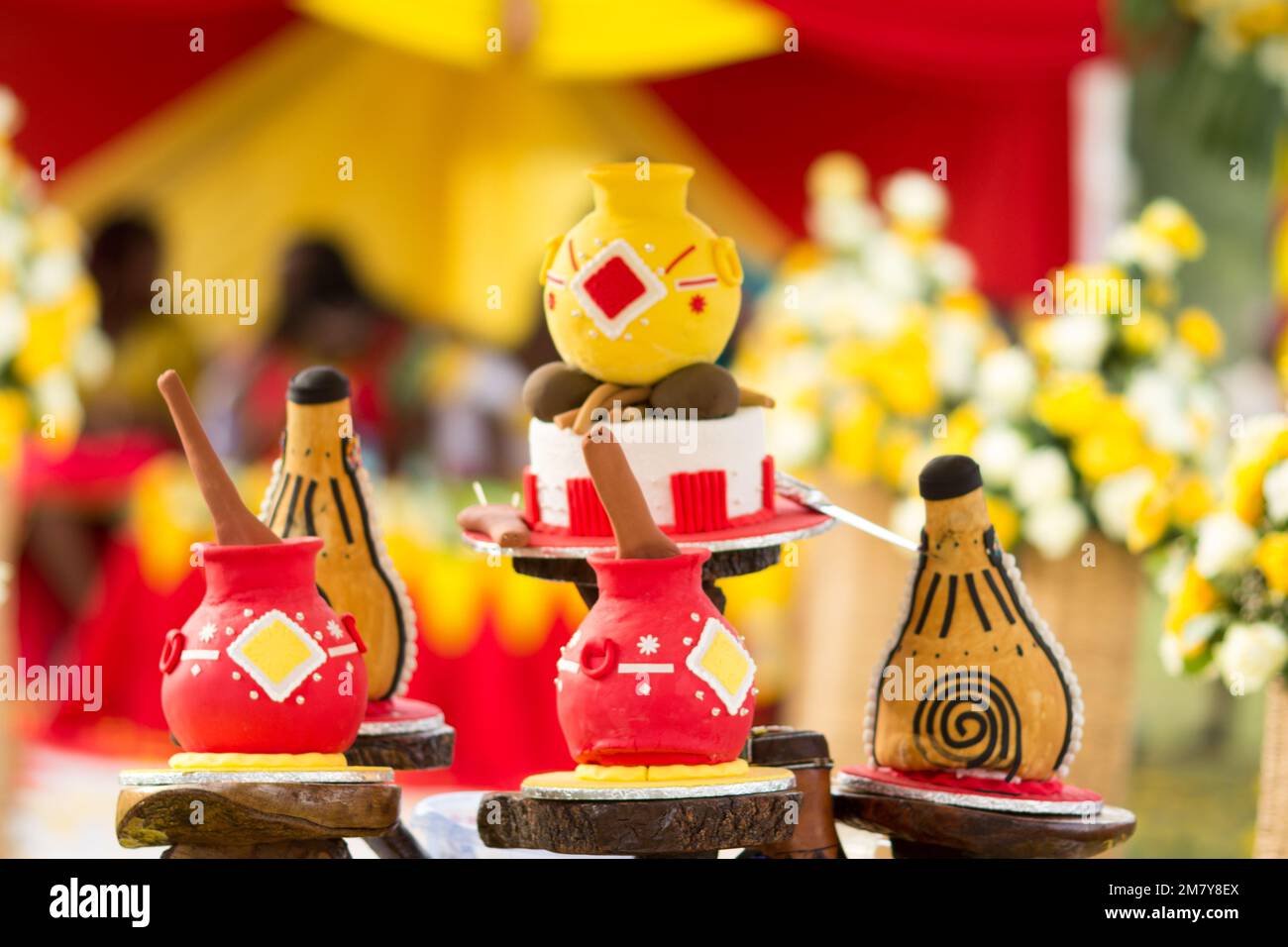 The cake is beautiful for weddings birthday and festive wedding Cake ...