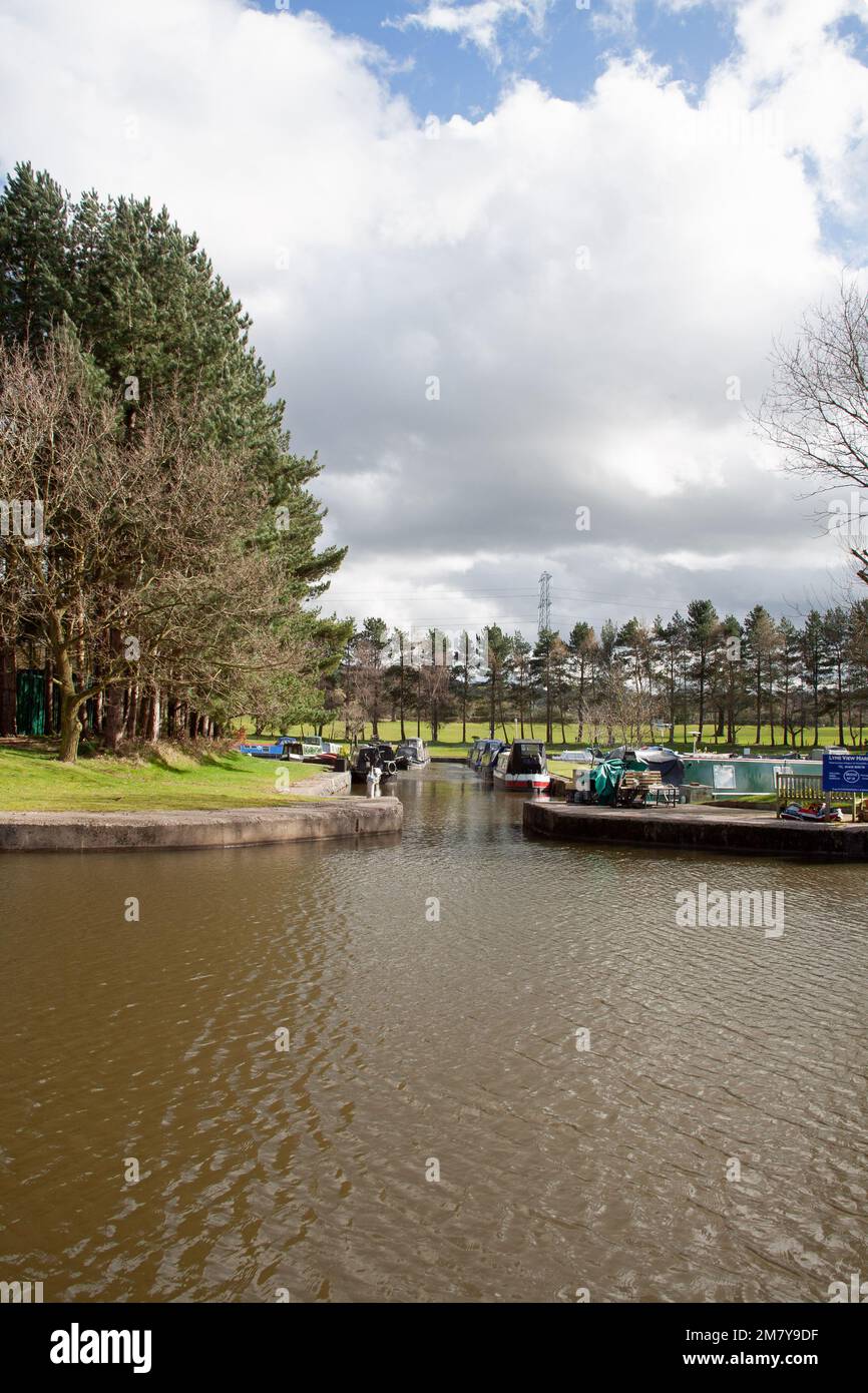 Lyme View Marina and Adlington Canal Basin on the Macclesfield Canal ...