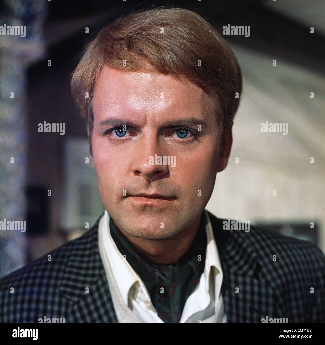 J m barrie portrait hi-res stock photography and images - Alamy