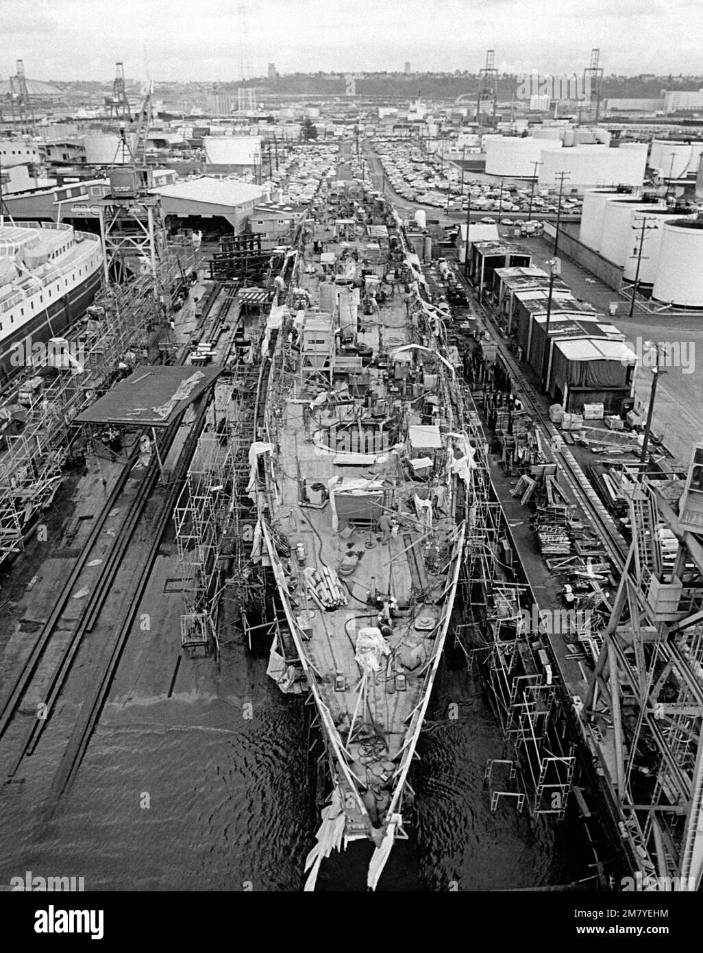 Uss carr ffg 52 hi-res stock photography and images - Alamy