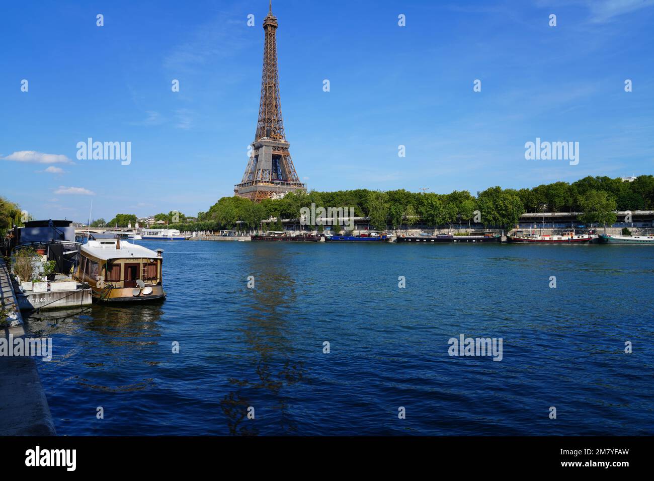 PARIS, FRANCE -29 AUG 2022- View of the Seine river and the Eiffel ...