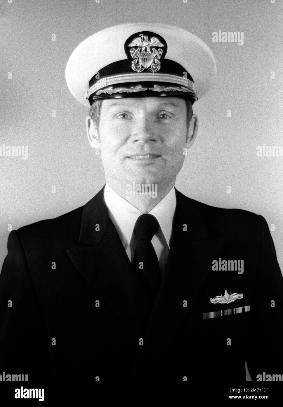 CDR Leonard A. Whitney, USN (covered). Country: Unknown Stock Photo - Alamy