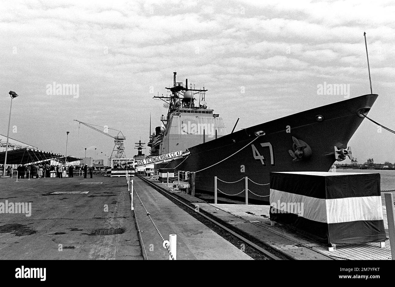 Uss ticonderoga cg 47 hi-res stock photography and images - Alamy